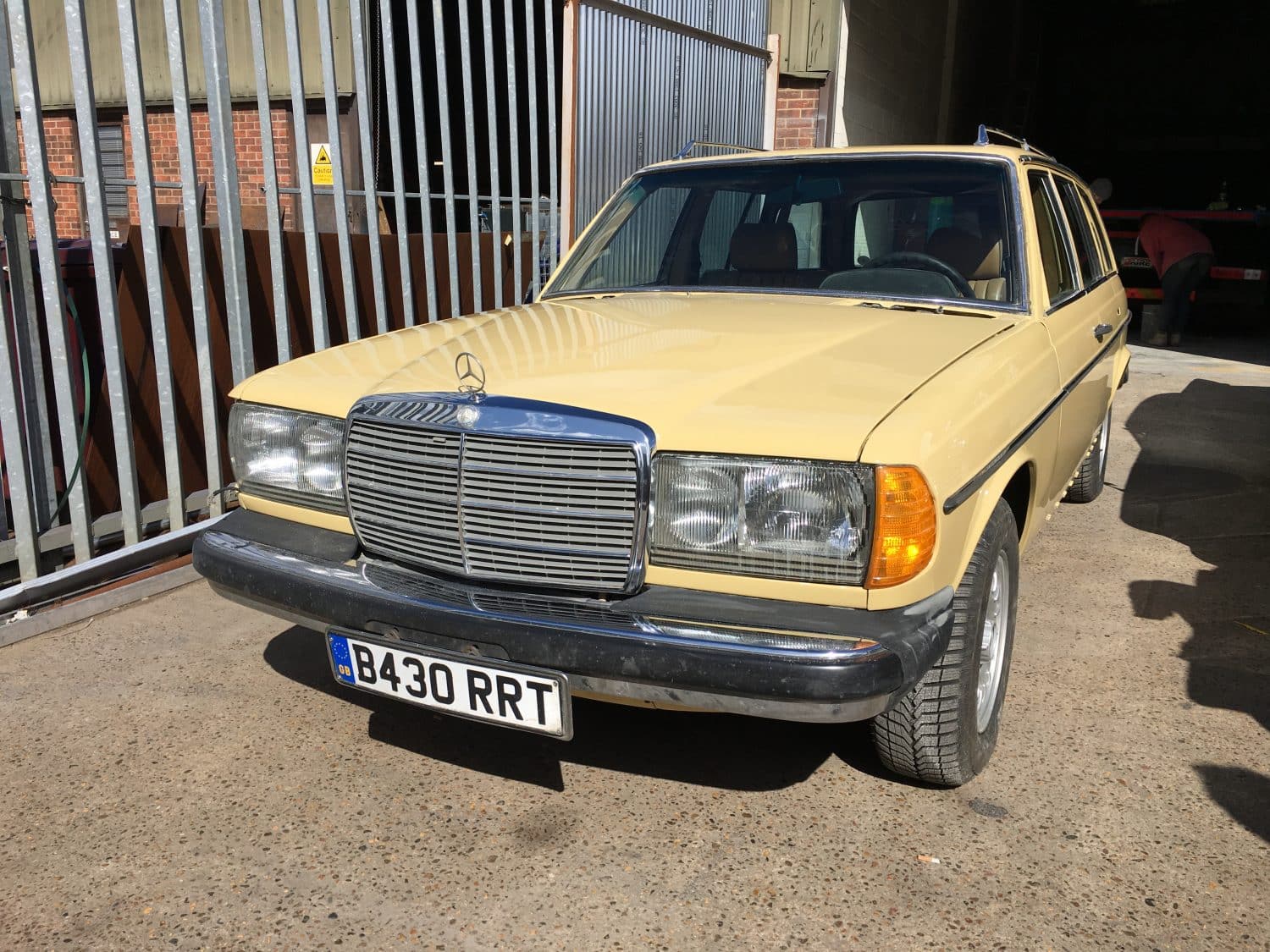 Mercedes W123 300TD Respray - Bridge Classic Cars
