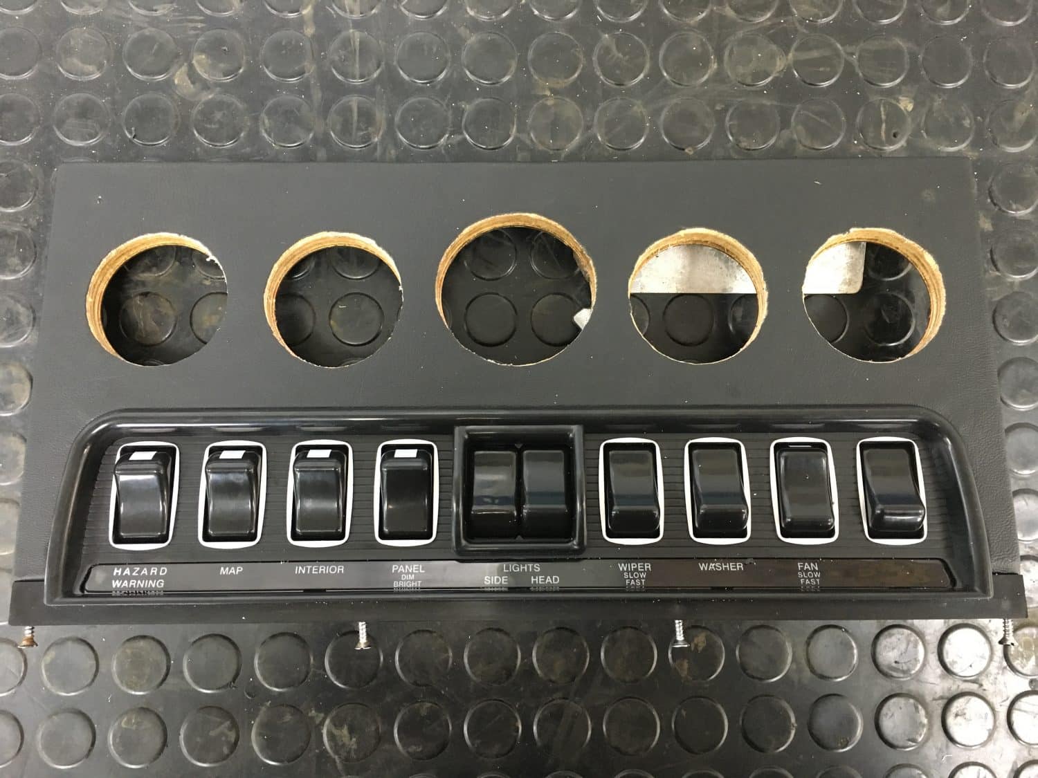 Building up the new E-Type switch panel - Bridge Classic Cars