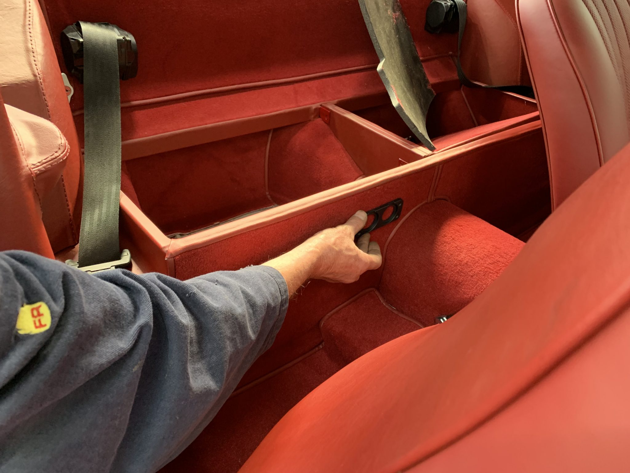 Power to the rear storage compartment - Bridge Classic Cars