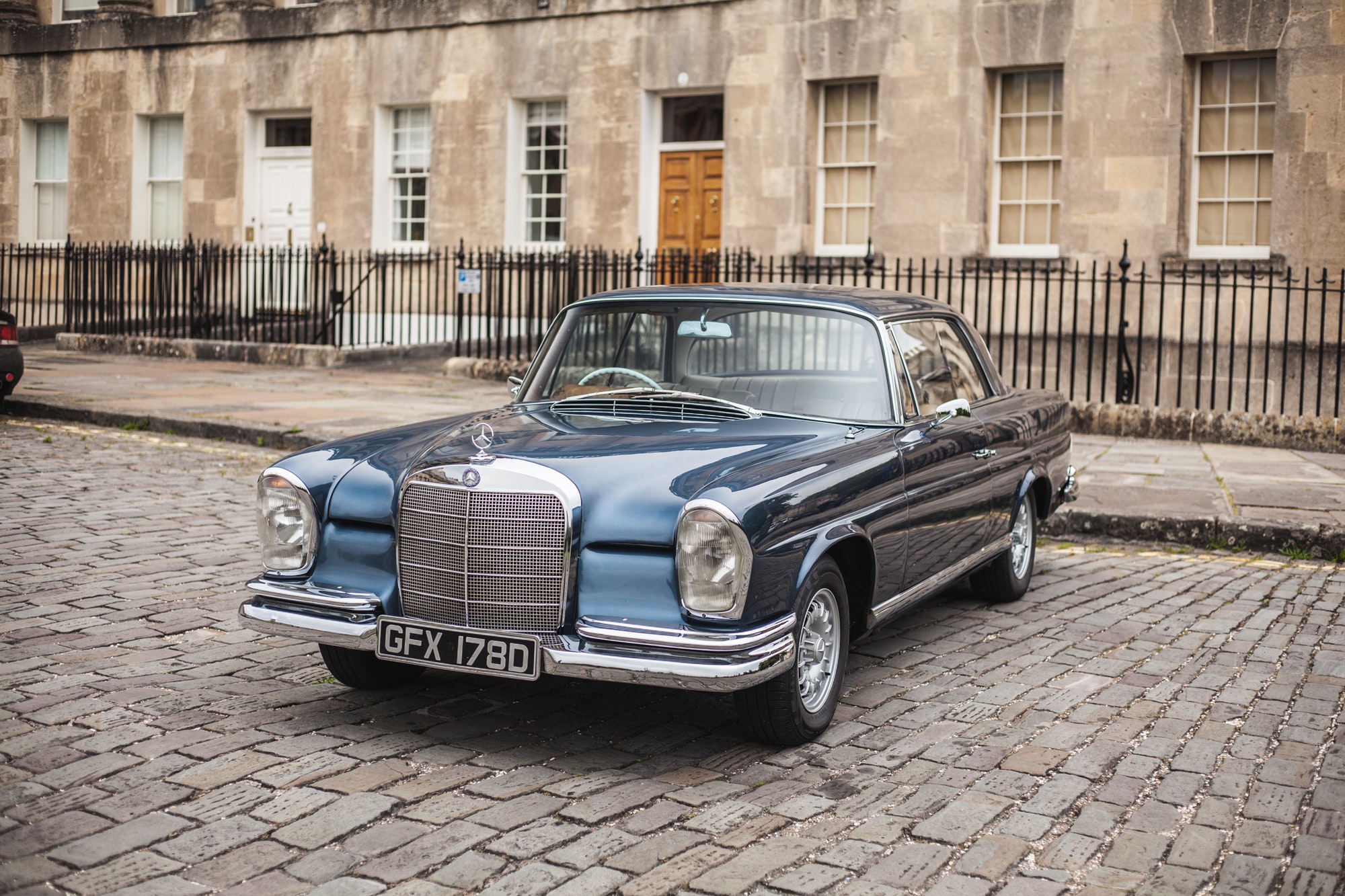 1966 Mercedes-Benz (W111) 250SE Coupe - Bridge Classic Cars : Bridge ...