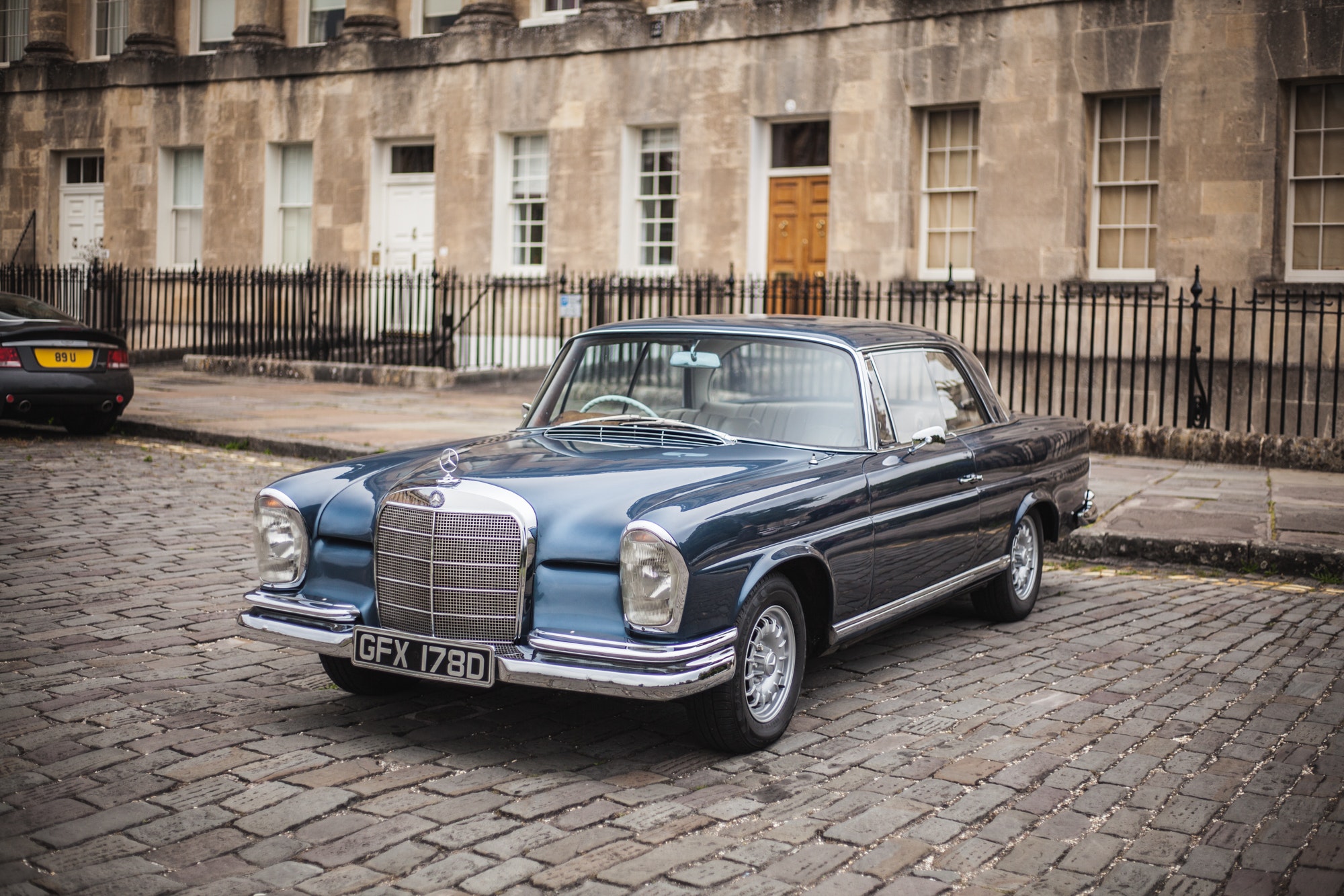 1966 Mercedes-Benz (W111) 250SE Coupe - Bridge Classic Cars