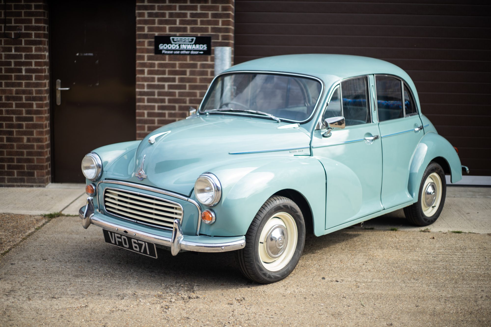1960 Morris Minor's Bump - Bridge Classic Cars
